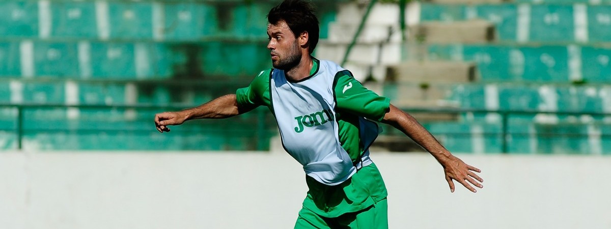 Douglas Packer realiza treino físico individual - Guarani Futebol Clube